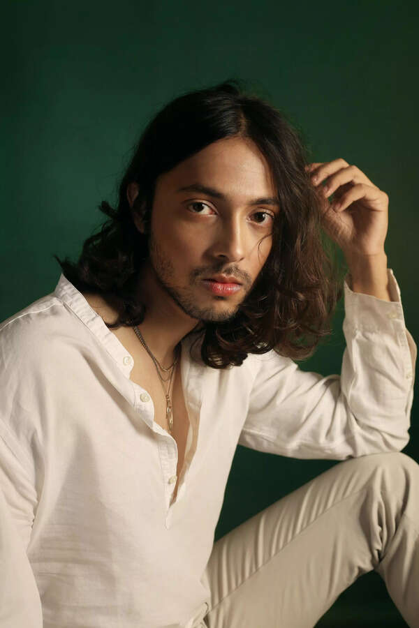 Chaiti Ghoshal's directorial debut to feature Rituparna Sengupta and ...