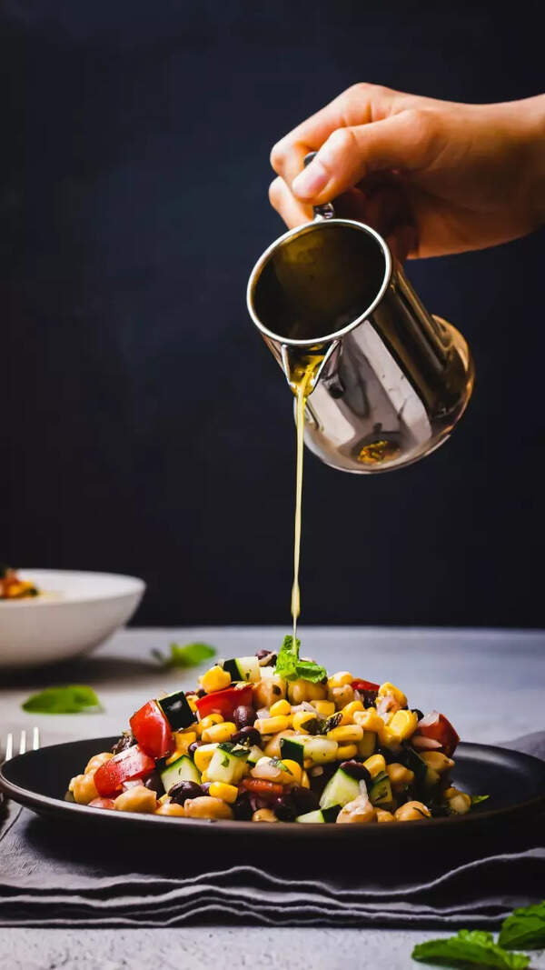 Watch the motion poster of ‘Nadikar’ starring Tovino Thomas | - Times ...