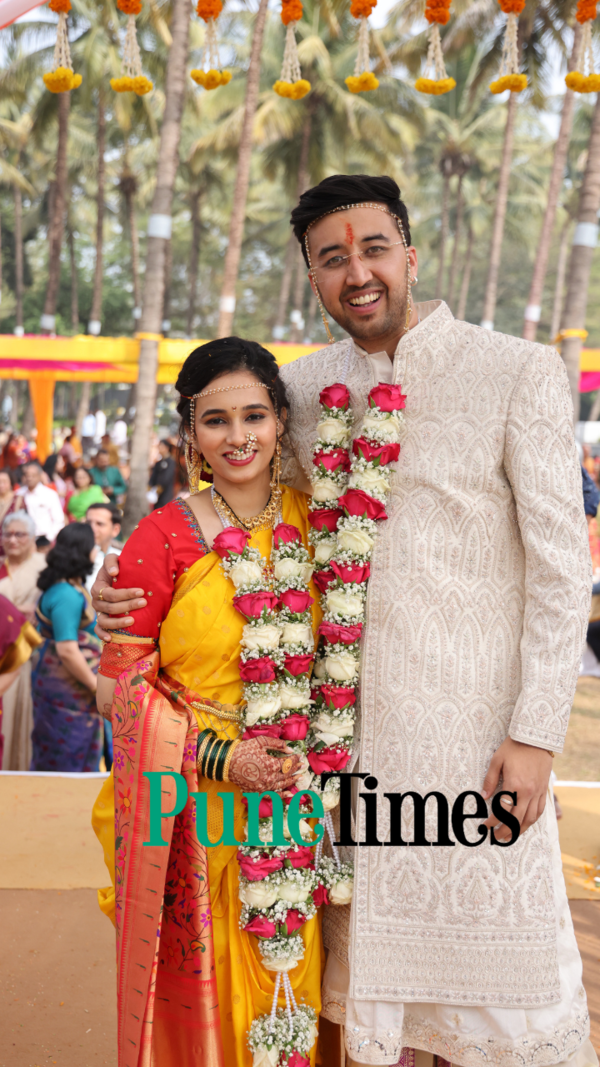 Rishi-Tanmayee host a glitzy reception | Marathi Movie News - Times of ...