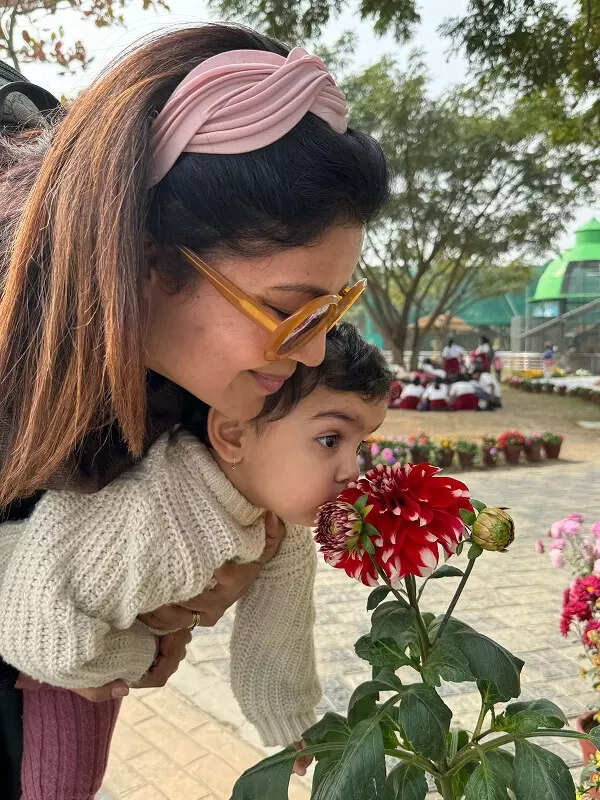 Debinna Bonnerjee's Visit to Kolkata with Her Babies | - Times of India