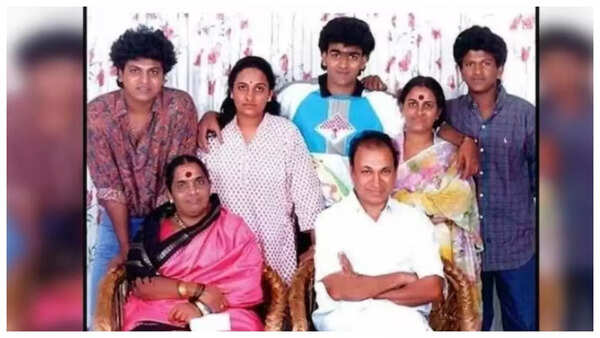 Dr. Rajkumar's Kidnapping by Veerappan in 2000 - Revisiting Sandalwood ...