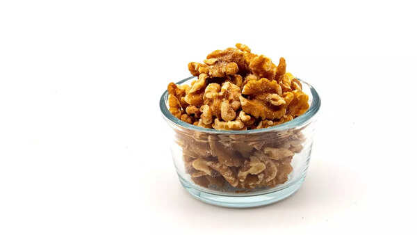 5 Reasons Why Soaking Walnuts Before Eating is Beneficial | - Times of ...