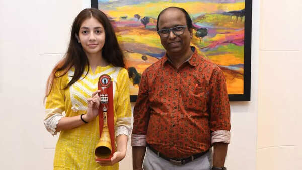 8th Sahayog Contemporary Art Exhibition Inauguration: An arty evening ...