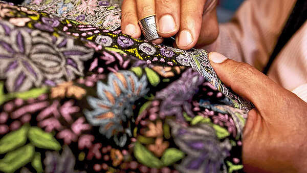 Pashmina: A Luxury Fabric Woven with Precision and Skill | - Times of India