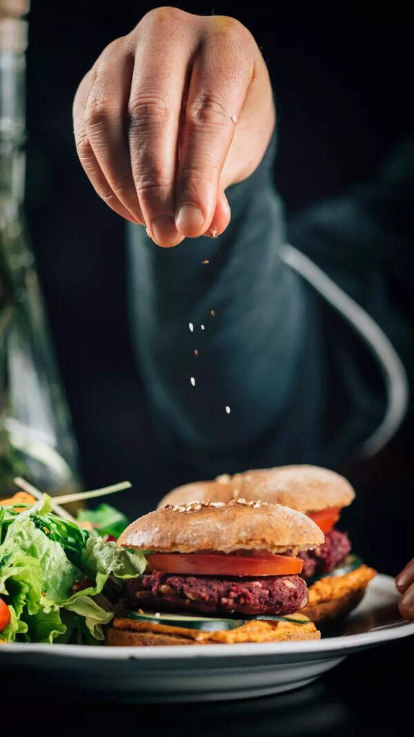 Nidhi Bhanushali aka Sonu to quit Taarak Mehta Ka Ooltah Chashmah; here ...