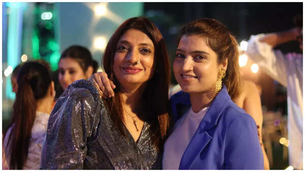 Jigna Vora celebrates her 50th birthday with her Bigg Boss 17 gang ...