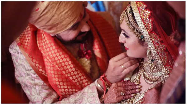 Akriti Kakar shares adorable wish for husband on 8th anniversary ...