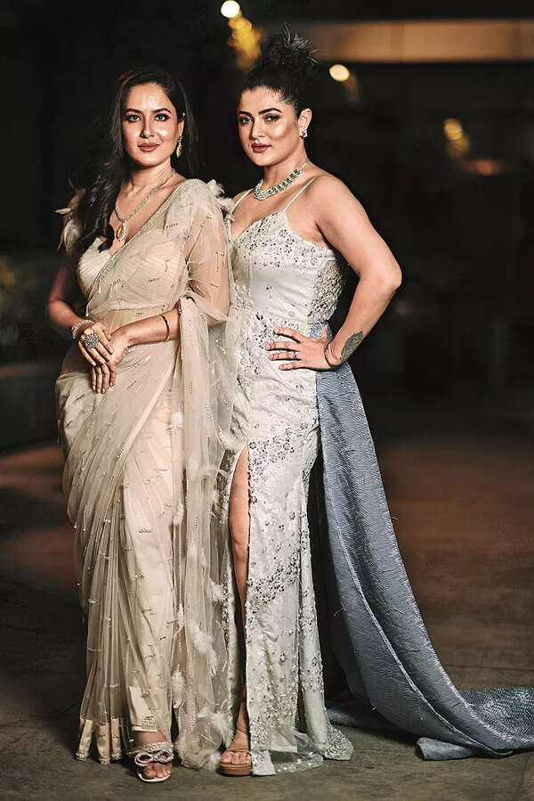A glam ode to beauty & grace - Times of India