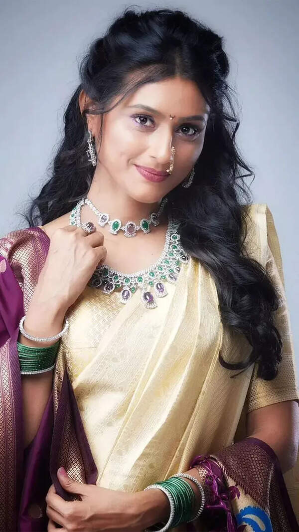 Reshma Shinde Photos | Reshma Shinde Images | Reshma Shinde Pictures | Times of India Entertainment