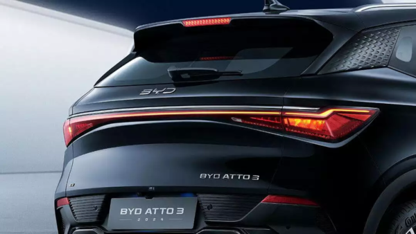 BYD Atto 3 facelift revealed globally: Gets larger touchscreen, new ...
