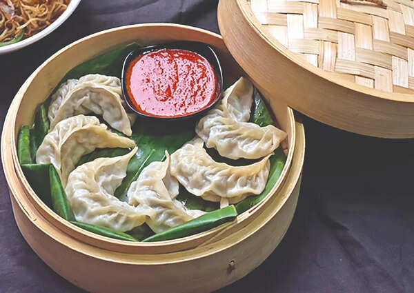 Momo, pancakes, chowmein and mango flan... Kolkata chefs cooked up a ...