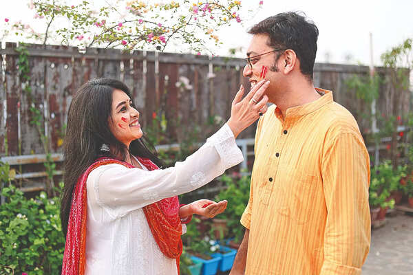 Anupam & Prashmita welcome spring | Bengali Movie News - Times of India