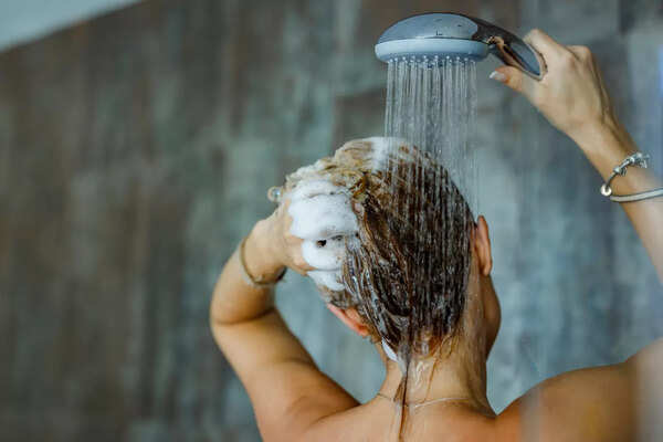 Hair Care Tips: Shampooing daily vs shampooing every Sunday: What's ...