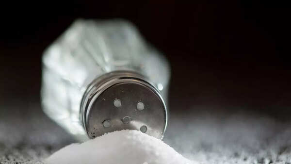 This is what happens when you eat excess raw Salt with meals - The ...