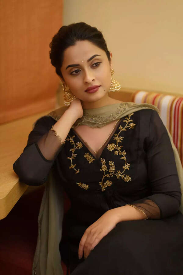 Language is not a barrier for me, says Arthana Binu | Malayalam Movie ...