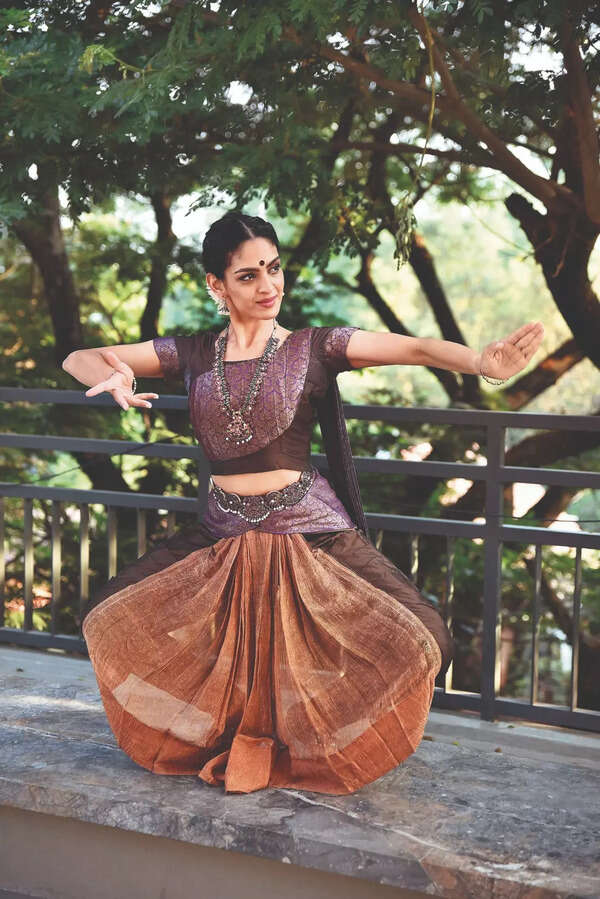 Dancing keeps your soul happy: Rukmini Vijayakumar | Kannada Movie News ...