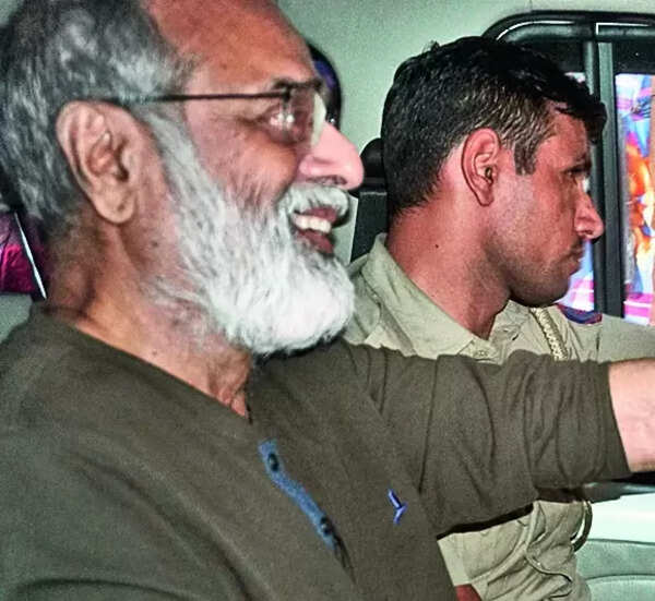 'I don't work with mediocre actors': 'The Vaccine War' director Vivek Agnihotri on casting wife ...