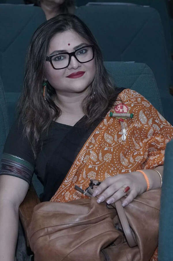 The cast of Putul collectively lauds the Cannes director Indira Mukkherjee - Times of India