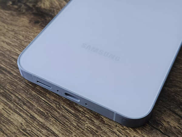 Samsung Galaxy A55 5G review: Impresses in looks, camera and display ...