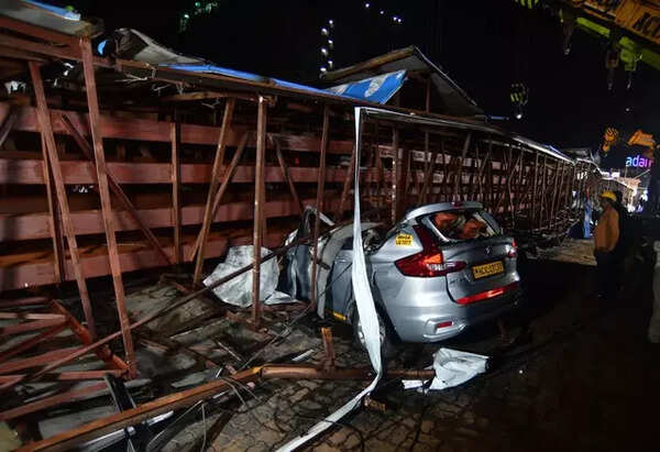 Ghatkopar tragedy: How 120 feet hoarding turned nightmare for Mumbaikars | Mumbai News - Times ...