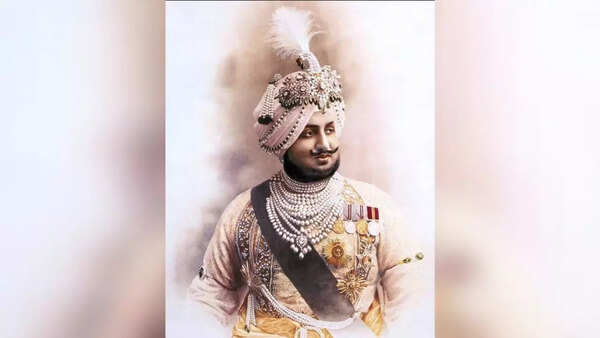 This king married 10 wives, had 350 concubines and fathered 88 children ...