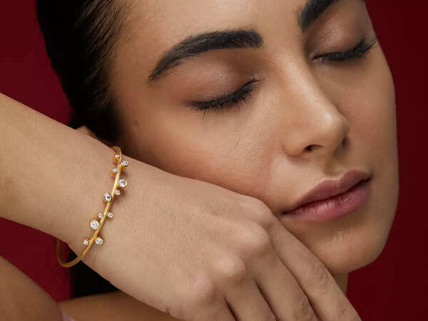 Sleek elegance: The modern minimalist jewellery trend - The Times of India