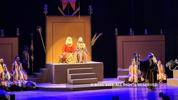 Revisiting the last day of ‘Mahabharata’ war with Dharamvir Bharti’s ‘Andha Yug’ - Times of India