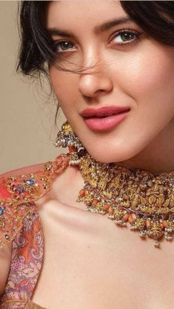 Shanaya Photos | Shanaya Images | Shanaya Pictures | Times of India ...