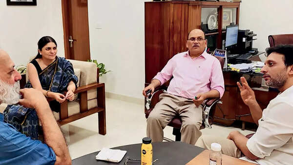 Zeeshan Ayyub: Kirori Mal College means everything to me | Hindi Movie ...