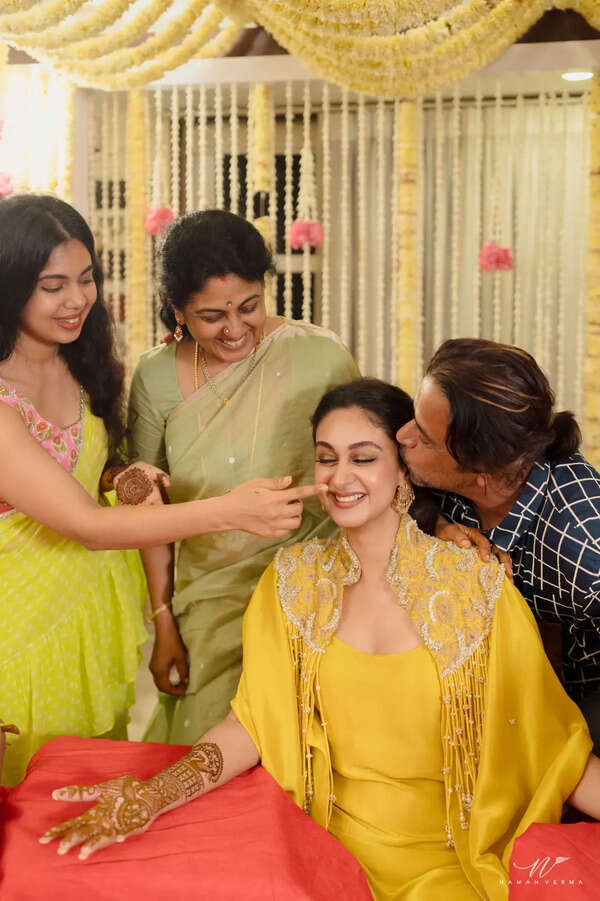 Aishwarya Arjun and Umapathy Ramaiah's haldi and mehendi ceremonies pics are HERE | - Times of India