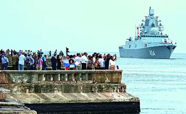 Putin's Massive Show Of Strength Near U.S.; Russian Warships Arrive In ...