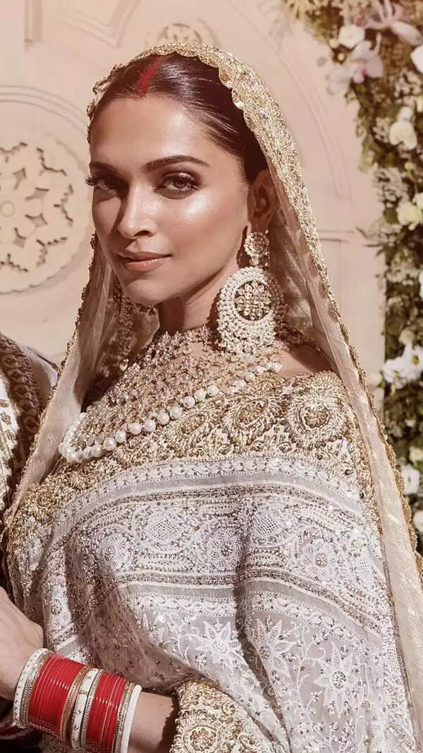 The history of sari: The nine yard wonder - Times of India