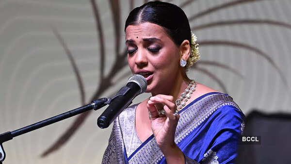 Rahul Dev and Mugdha Veira Godse host a devotional evening in Delhi ...