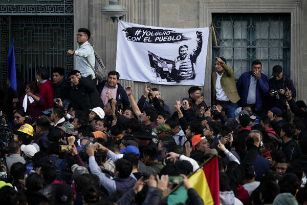 Dramatic Footage Of Coup D'etat: Palace Gate Smashed, Army Chief ...