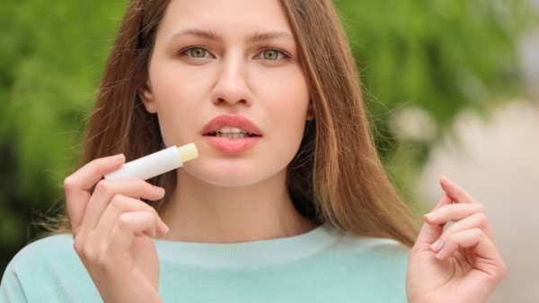 Dry Lips Causes: 5 underlying reasons of dry and chapped lips in summer ...