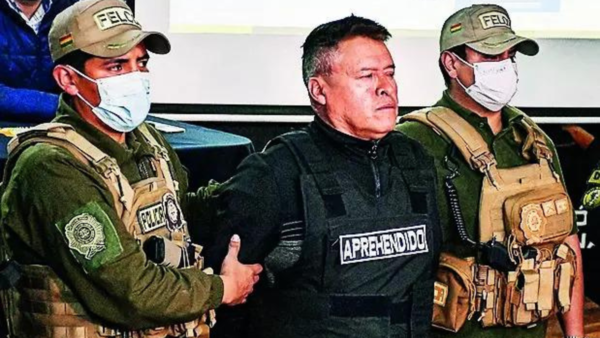 Dramatic Footage Of Coup D'etat: Palace Gate Smashed, Army Chief ...