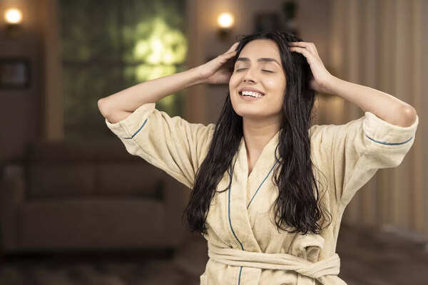 Oiling Hair Benefits: Is oiling hair before shampooing important ...