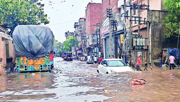 HP flood: Locals start restoration work on their own in Manali, get ...