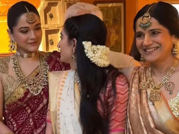Radhika Merchant's elegant sari look at Graha Shanti pooja | - Times of ...