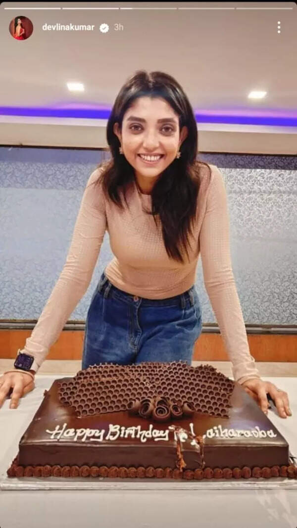Devlina Kumar celebrates the birthday of her dance institute Lai ...