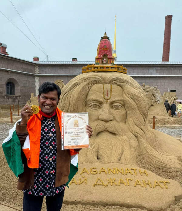 sudarsan pattnaik: Diwali 2022: Sand artist Sudarsan Pattnaik creates ...