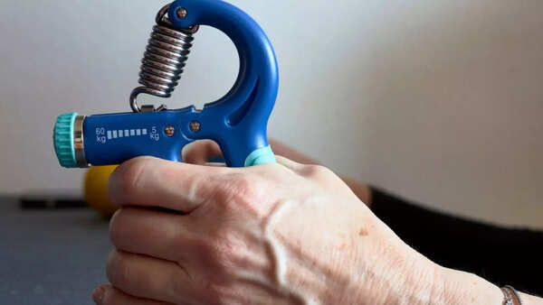 Poor grip strength could signal these worrying health conditions ...