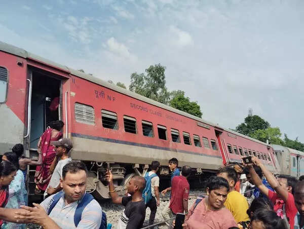 3 dead, 29 injured as coaches of Dibrugarh Express train derail near UP ...