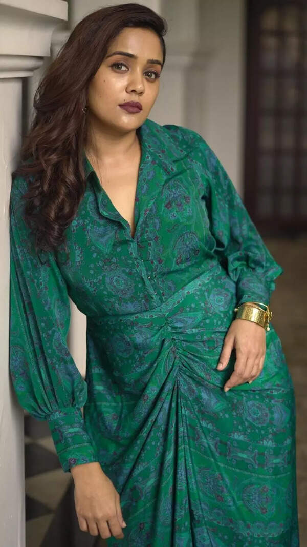 Brahmastra Part 2: Dev announced: Ranveer Singh or Hrithik Roshan, who ...