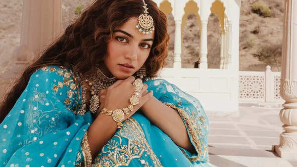 Wamiqa Gabbi shares a glimpse of her photoshoot in a golden cut-out ...