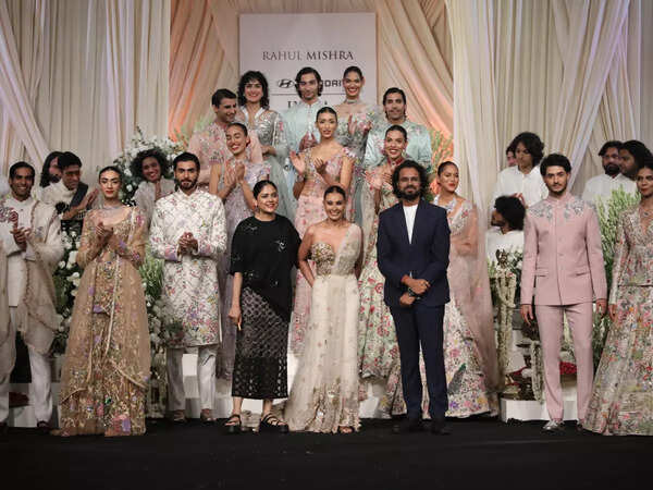 Lisa Ray: 'Afreen-Afreen' girl Lisa Ray makes a stunning comeback for ...