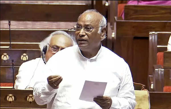 PM Modi receives grand welcome in Bhutan