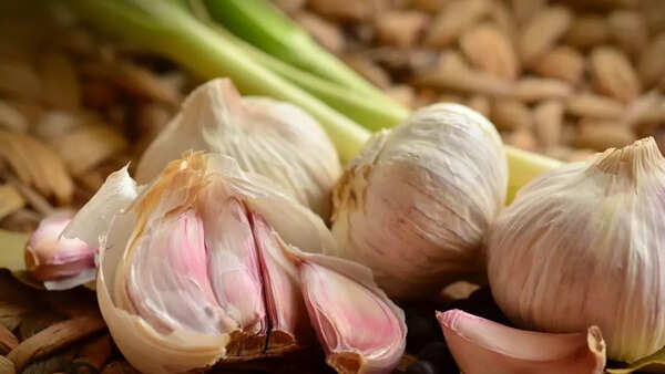 9 Unbelievable garlic remedies no one told you about - Times of India
