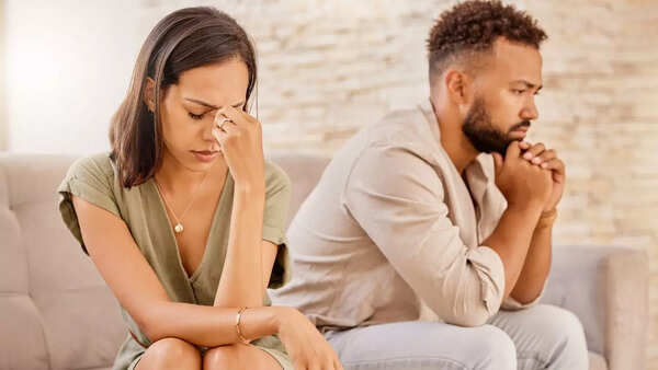 Signs of a serial ghoster and what they tell about their personality ...