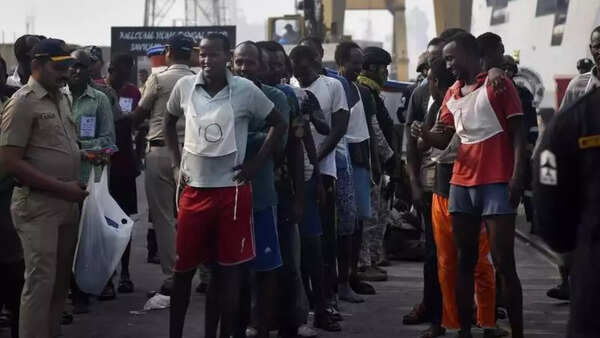 On Camera: Indian Navy v/s Somali Pirates | Intense Battle on the High ...